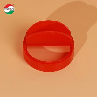 Cina Barattoli di plastica per spezie da 425 ml con coperchio rosso e nero, forniti come campione all'ingrosso, perfetti per conservare spezie e polveri in vendita