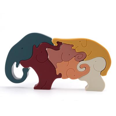 China Elefante Forma Bpa Free Teether Bebê de borracha natural silicone pilhas para bebês à venda