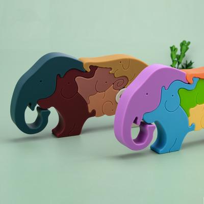 China Elefante Forma Bpa Free Teether Bebê de borracha natural silicone pilhas para bebês à venda