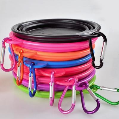 Cina Tazze pieghevoli portatili per viaggi personalizzate con carabineri Tazza per cani in silicone in vendita