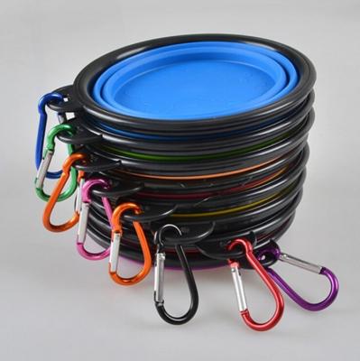 Cina Tazze pieghevoli portatili per viaggi personalizzate con carabineri Tazza per cani in silicone in vendita