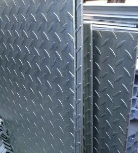Cina Piatto a quadretti laminato a freddo antiscorrimento di acciaio inossidabile degli ss Diamond Plate 304 in vendita