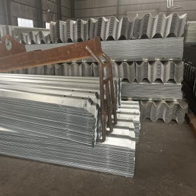 Cina Barriera di collisione Protezione del traffico galvanizzata Forte di acciaio in vendita