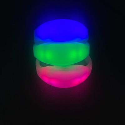 China DMX Wireless Controller for 15 Color and Light Modes on Remote Controlled LED Bracelets with Silicone Design for sale