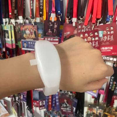 China DMX Wireless Controller for 15 Color and Light Modes on Remote Controlled LED Bracelets with Silicone Design for sale