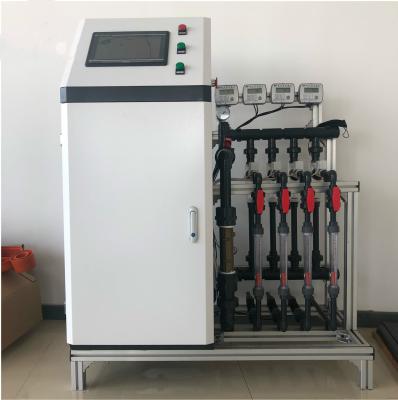 Cina Sistema automatico di fertirrigazione dell'irrigazione a goccia della serra dell'acqua della macchina intelligente idroponica agricola del fertilizzante in vendita
