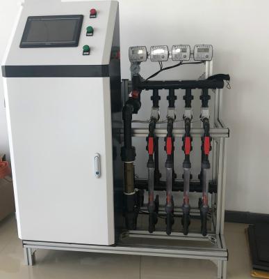 Cina Applicatore d'agricoltura astuto automatico su misura del fertilizzante dell'acqua del sistema di fertirrigazione di irrigazione con fertilizzante liquido che succhia assegnazione di acqua e della pompa in vendita