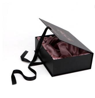 China Custom paper box for hair extensions，wig box，packaging paper box for garment for sale