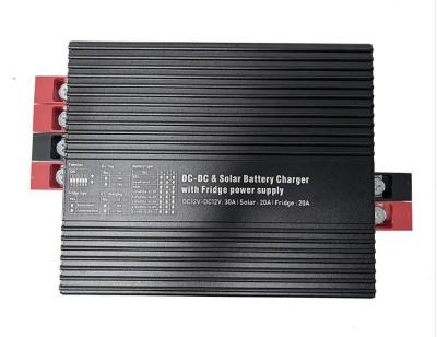 China 30A 390W DC Battery Charger For 12V Batteries Temperature Compensated Lightweight At 1.5kg for sale