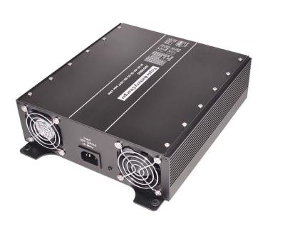 China 110Vから230VAC 45-65Hz 最大電流 12A DCからDC 12V 30A 太陽光MPPT 12V 20A スマートバッテリー充電器 for sale