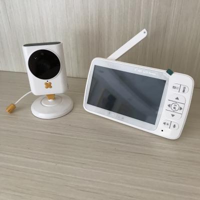 China FHSS Wireless Digital Baby Monitor 5 Inch 720P Color Display Two Way Audio for sale