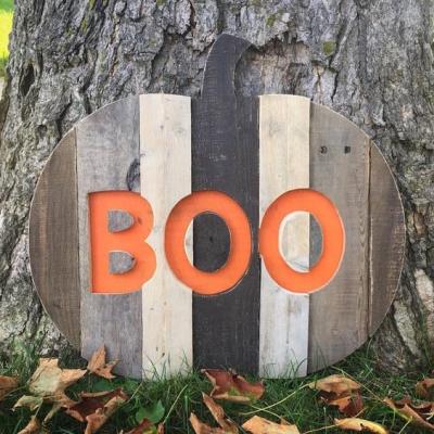 Cina Placca di legno del pallet di ringraziamento di forma della zucca, placche di legno rustiche della parete di arte in vendita