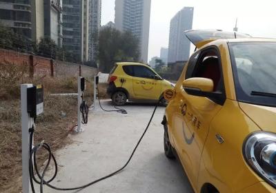 Cina Mini schermo domestico 7kW monofase stagno CA: anti-furto compatto e leggero per uso esterno in vendita