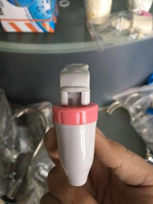 Cina Parti di plastica dell'erogatore dell'acqua di rubinetto dell'erogatore dell'acqua di rubinetto di miscelatore dell'acqua fredda in vendita