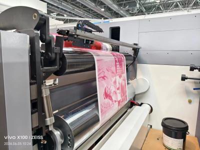 Cina Macchina di stampa flessibile a manica per sacchetto di cartone di tazze di carta Pacchetto 1000 mm Larghezza controllo PLC 150m/min Velocità in vendita