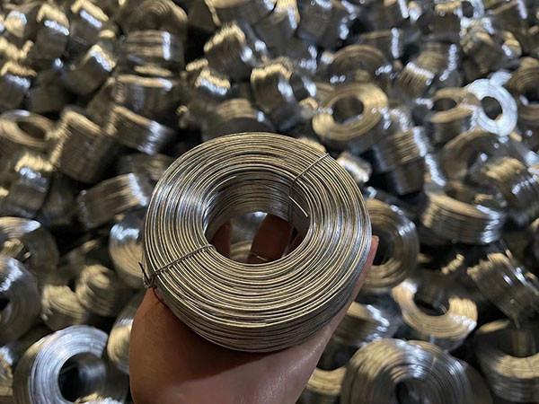 Quality Black Yellow Small Coil Wire 1.6mm Galvanized Stainless Steel Wire for sale