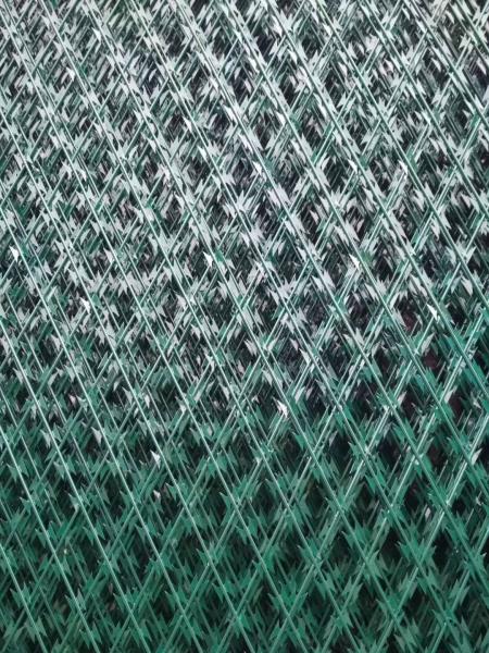 Quality 50mmx50mm Razor Wire Mesh Fencing 150mmx150mm Razor Mesh Panel for sale