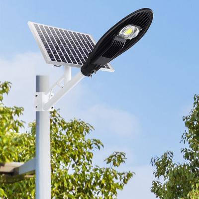 Cina Alloggiamento in alluminio Acciaio Solar Power Led Lampione stradale IP65 30W 50W 100W in vendita