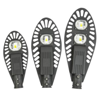 中国 セリウムAC 220V道のための電気屋外IP65防水LED街灯100W 販売のため