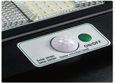 Cina Le iluminazioni pubbliche alimentate solari di 1300LM LED fanno segno al sensore tutto in un'iluminazione pubblica solare in vendita