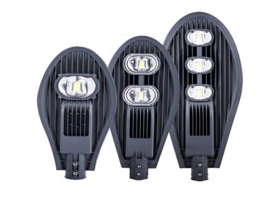 Cina alluminio impermeabile dell'iluminazione pubblica di 50w IP65 LED che alloggia acciaio con il pannello solare in vendita