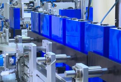 Cina cellula prismatica del AGV EV della batteria del litio LiFePO4 di 3.2V 50Ah 2 anni di garanzia in vendita