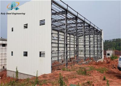 Cina Low Price China Easy Assemble Custom Metal Steel Structure Pre-Assembled Warehouse in vendita