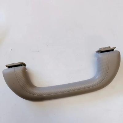 Cina Auto Parts Number 5702700U3400 for JAC S4 Right top armrest assembly OE NO. 5702700U3400 in vendita