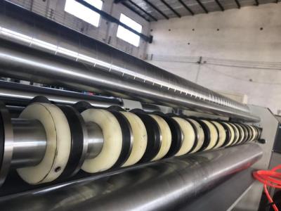 Cina Alta qualità ad alta velocità eccellente del rewinder della taglierina del rotolo di prezzo basso di TSFQ-1600c in vendita