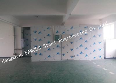 China El panel modificado para requisitos particulares de la cámara fría del bocadillo del poliuretano para el paseo del almacenamiento de la fruta en congelador en venta