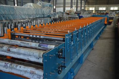 Cina rotolo del pannello del tetto della lamiera sottile 13KW che forma il servo di CNC della macchina in vendita