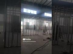 El indicador ligero prefabricado moderno del chalet de acero ligero de lujo de tres pisos de la casa modular galvanizó los pernos prisioneros