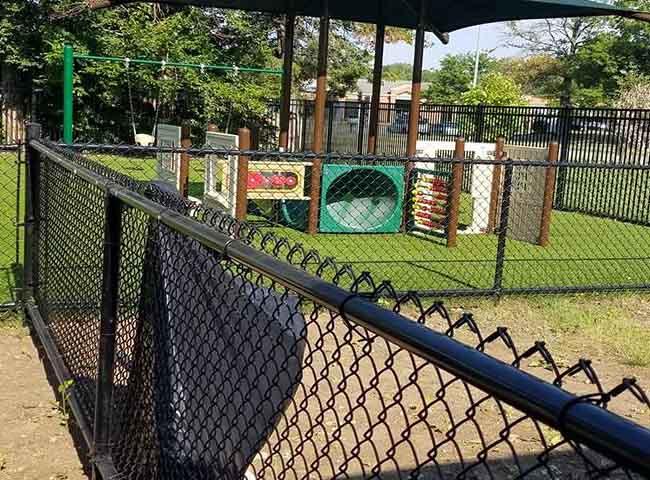 pvc-chain-link-fence-park