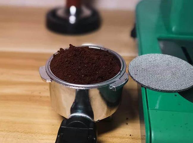 Sintered mesh coffee filter system