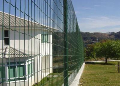 Chine l'électro de Metal Wire Fence de barrière de style d'euro de 50×50mm a galvanisé extérieur à vendre