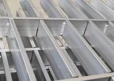 Cina Capacità della grata di alluminio – di carico e forza leggere e alte per le decorazioni dell'interno ed all'aperto in vendita