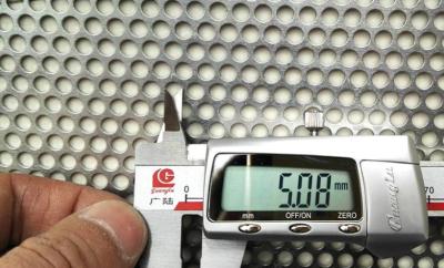 China Precision Cut Metal Perforated Wire Screen Ideal for Acoustic Panels and Air Filtration Systems in Commercial Buildings for sale