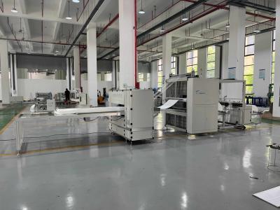 China 2025Neue Generation Papierplattenmaschine Voll-Automatisches Messer Papierplatten Produktionslinie Luftfilter Plattenmaschine zu verkaufen