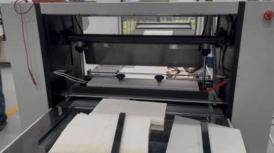 China Buena línea de producción de pliegues de papel de alta velocidad con filtro de aire de cuchillo CNC automático en venta