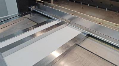 Chine Capot de débit d'air laminaire personnalisé filtre à air en aluminium médical 99,99% Haute efficacité pour salle blanche à vendre