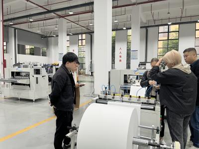 China Auto Air Filter Making Machine Filter Pleating Knife Pleating Machine HEPA Air Filters Making Machine for sale