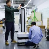 China UV Disinfection Robot with Body Temperature Camera 270μW/cm² 1000m² Coverage for sale