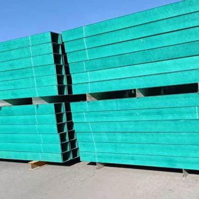 China Corrosiebestendig FRP vierkant buis 180cm 185cm 190cm FRP Pultruded Column Te koop