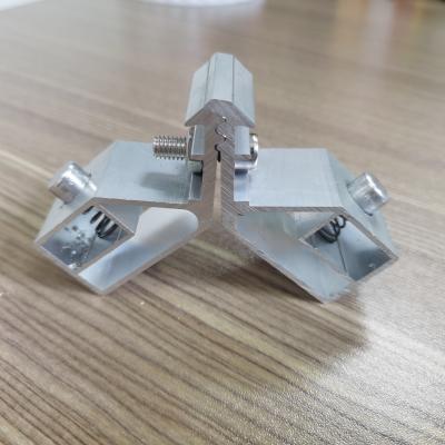 중국 유리창의 알루미늄 프로필 코너 연결 40.5 * 46.5 원래 색상 알루미늄 유리창 코너 관 판매용