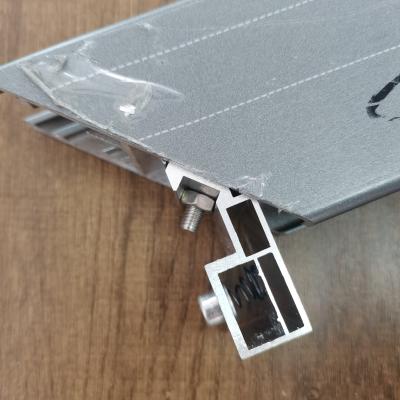 Cina Collegamento per angolo di profilo in alluminio per finestra 40.5 * 46.5 colore originale in vendita