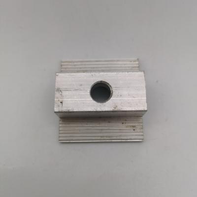 중국 알루미늄 조정 가능한 30-45mm 태양 전지 패널 끝 클램프 판매용