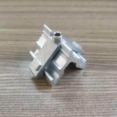 Κίνα 45 μοίρες σύνδεση αλουμινίου προφίλ γωνία κώδικα πόρτα και παράθυρο συνδετήρα υλικού προς πώληση