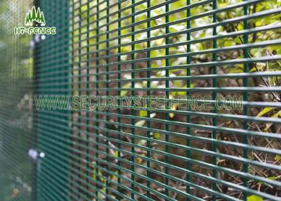 Cina Dimensione su misura barriera di sicurezza anti- di taglio 358 per protezione di sicurezza del confine in vendita