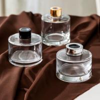 China 150ml Clear Empty Glass Diffuser Bottles Home Decoration With Lids for sale