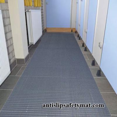 Cina Tappetino di sicurezza antiscivolo resistente da 13 mm Tappetino industriale in PVC di lusso in vendita